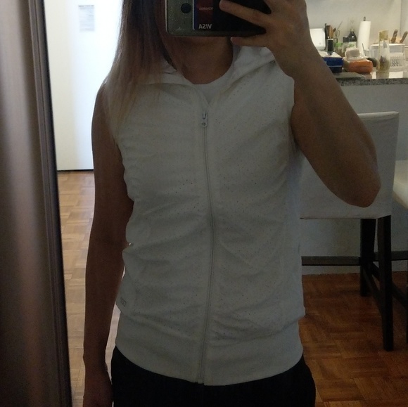 Lorna Jane | Jackets & Coats | Lorna Jean White Vest | Poshmark